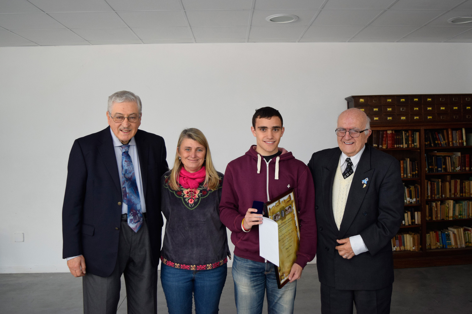 Nicolás Polimeni recibió el premio de la Fundación Manzino
