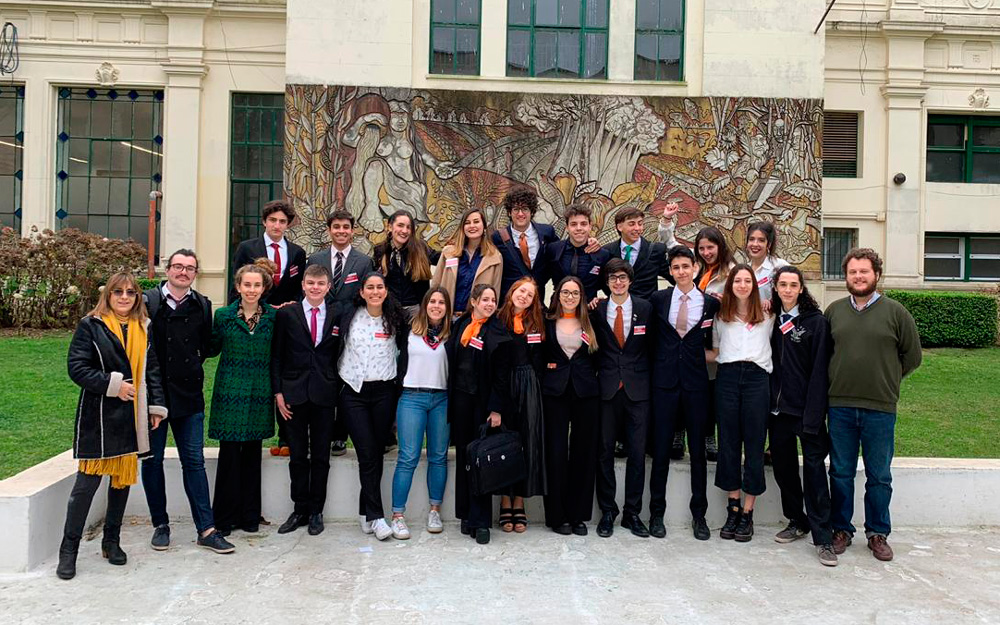 Estudiantes destacados en el Modelo ONU